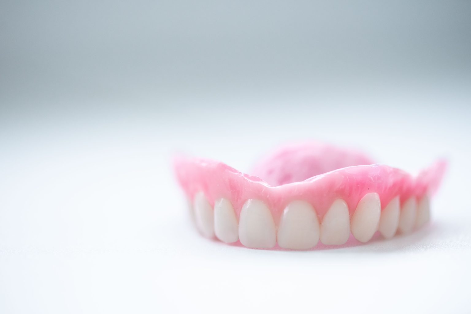 Most na implantatima ili proteza? Usporedba | Orto Nova